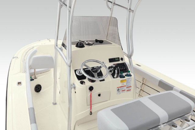 214 CC - MAKO Offshore Center Console Boat