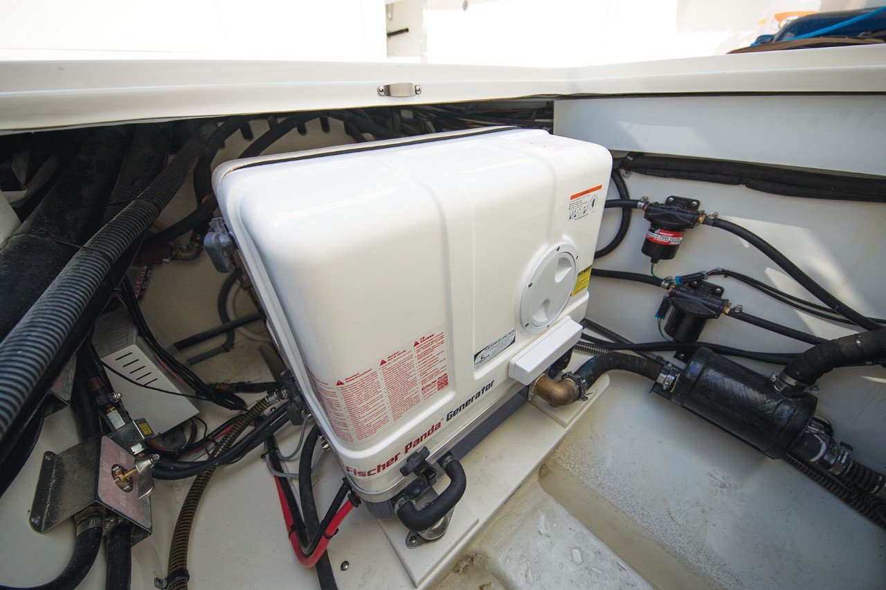 414 CC Sportfish Edition - MAKO Offshore Center Console Boat