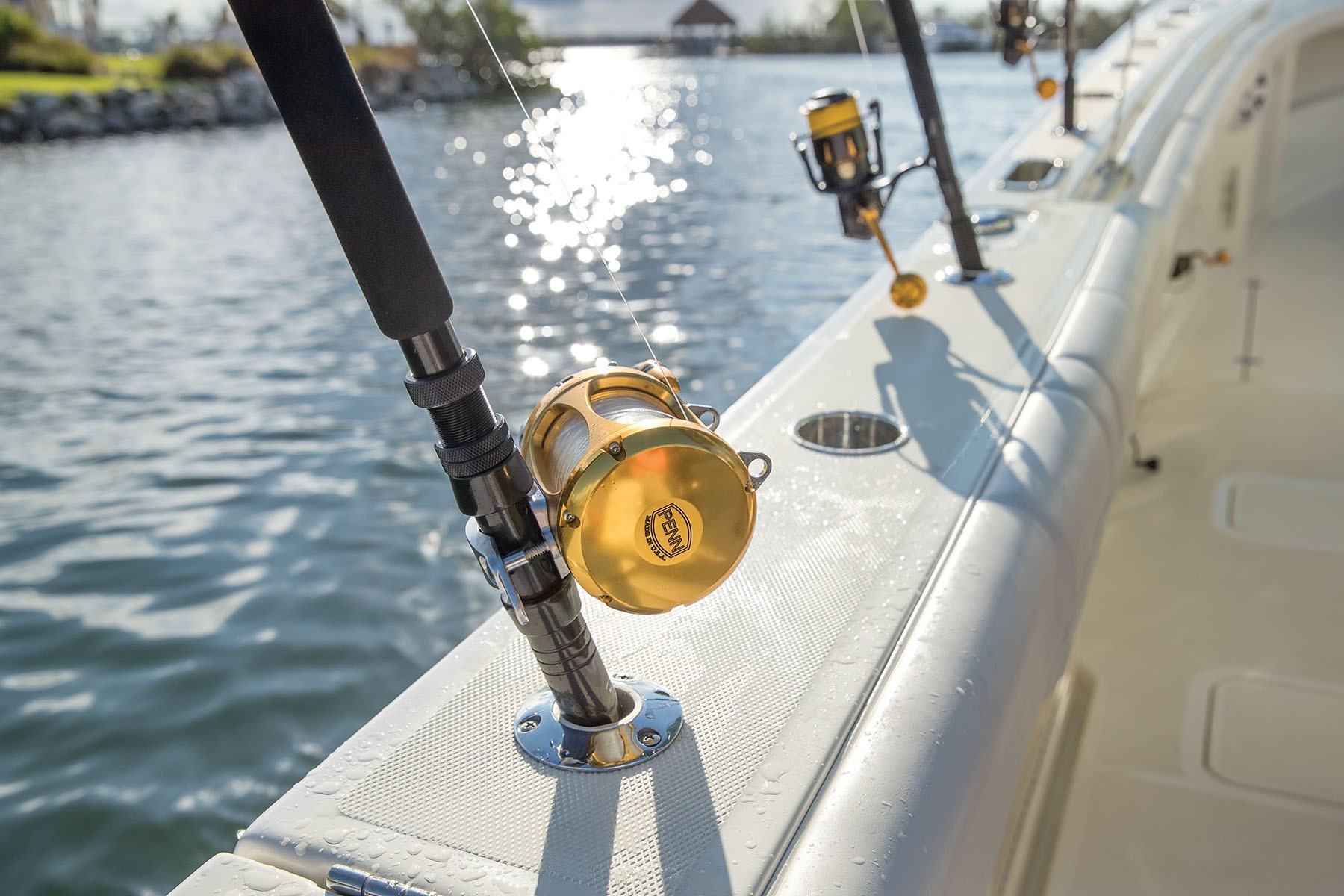 414 CC Sportfish Edition - MAKO Offshore Center Console Boat