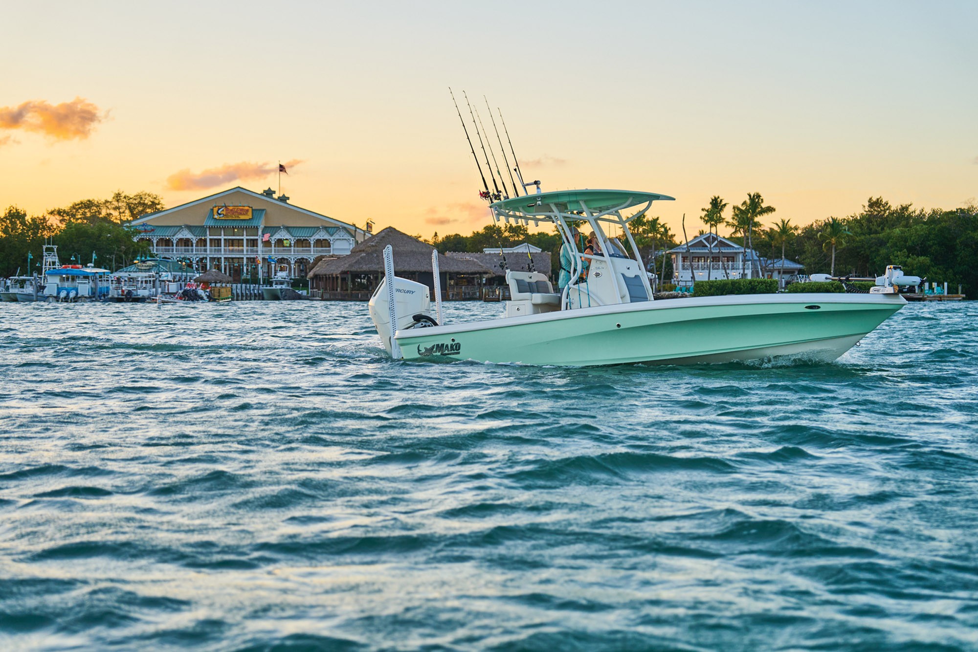 24 APEX - MAKO Inshore