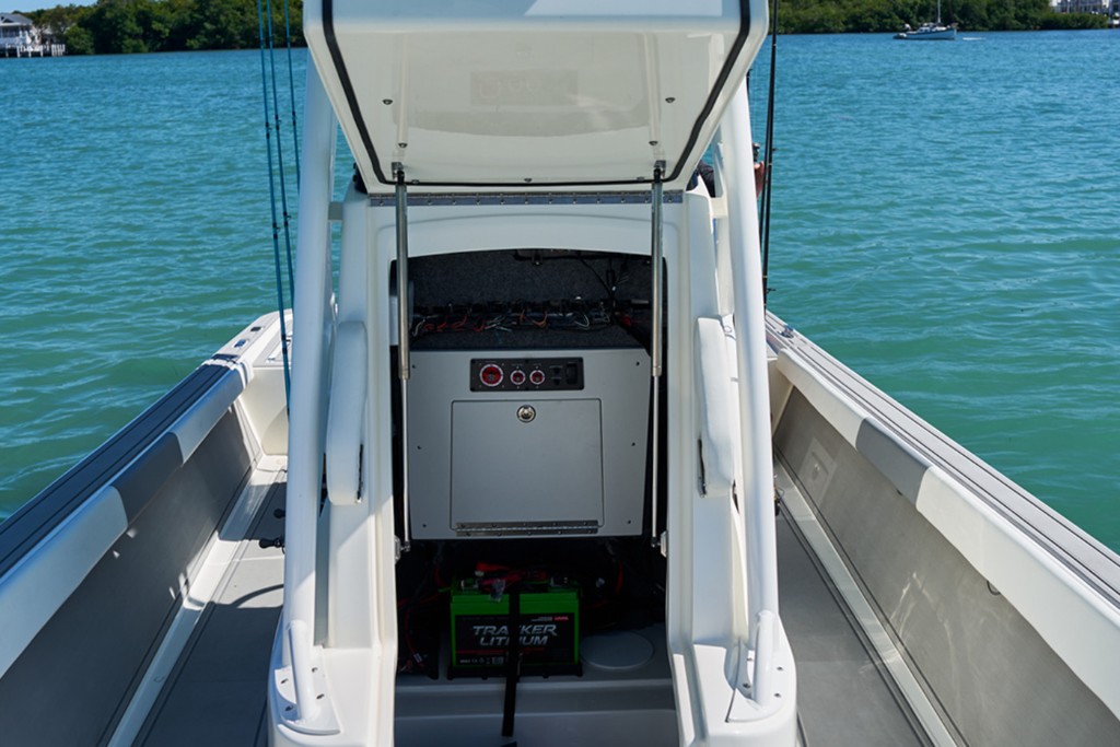 24 APEX - MAKO Inshore